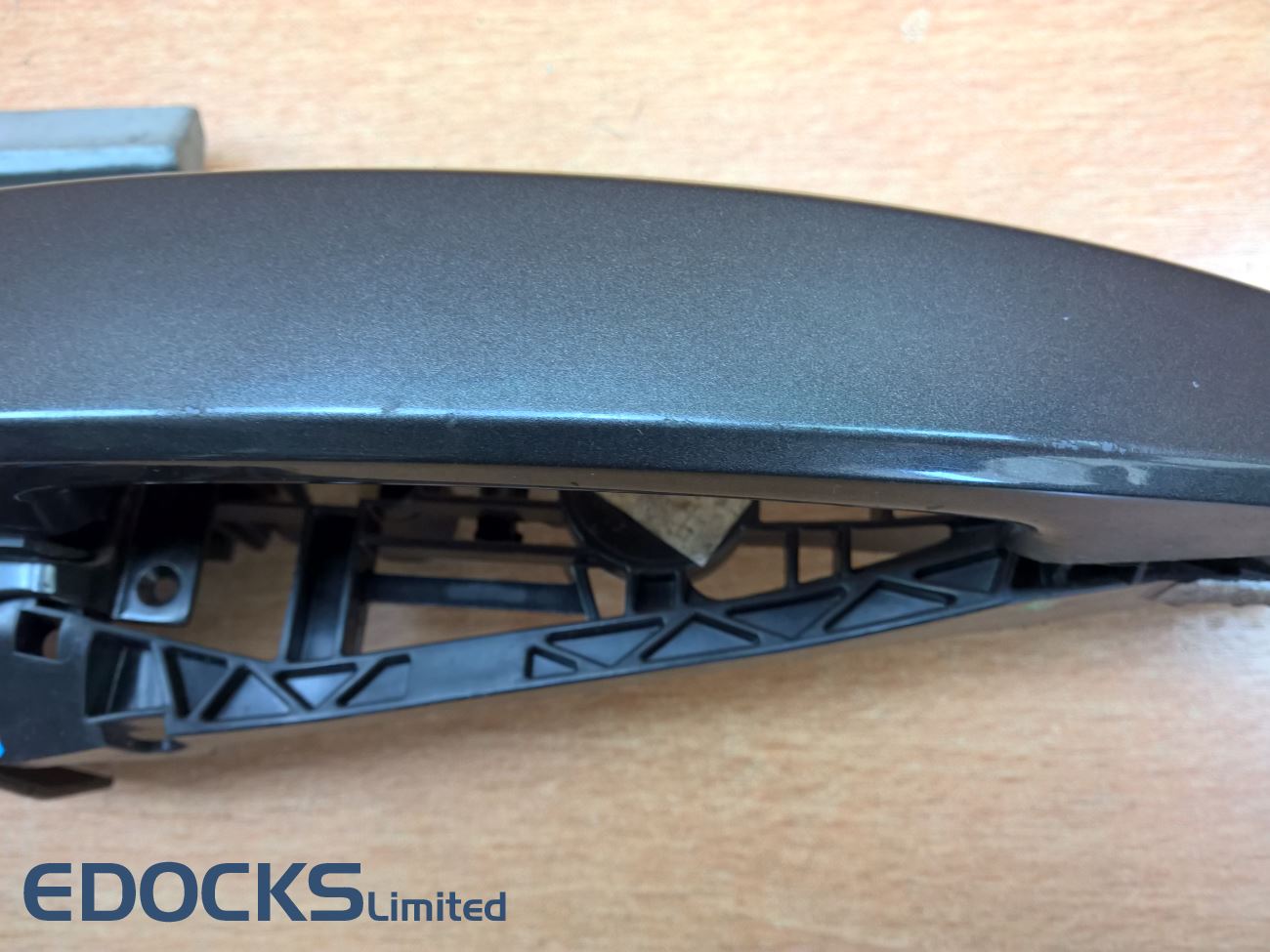 Türgriff aussen vorne rechts Karbongrau RHD Astra J Insignia Opel