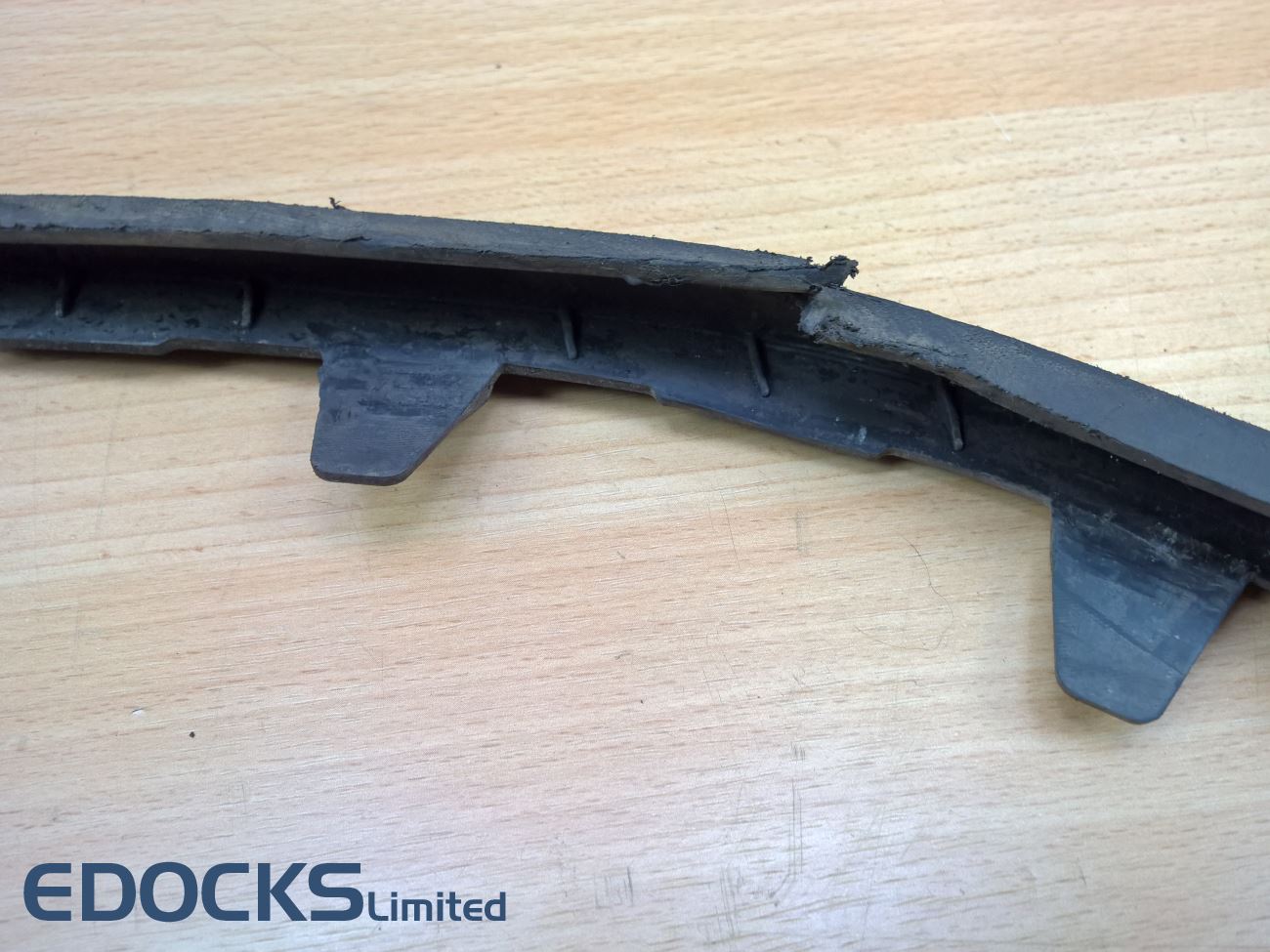 Frontlippe Leiste Zierlesite Stoßstange vorne unten schwarz df Mokka Opel