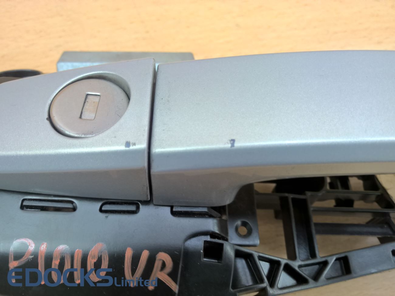 Türgriff aussen vorne rechts Z167 / GBF Pannacotta RHD Astra J Insignia ...