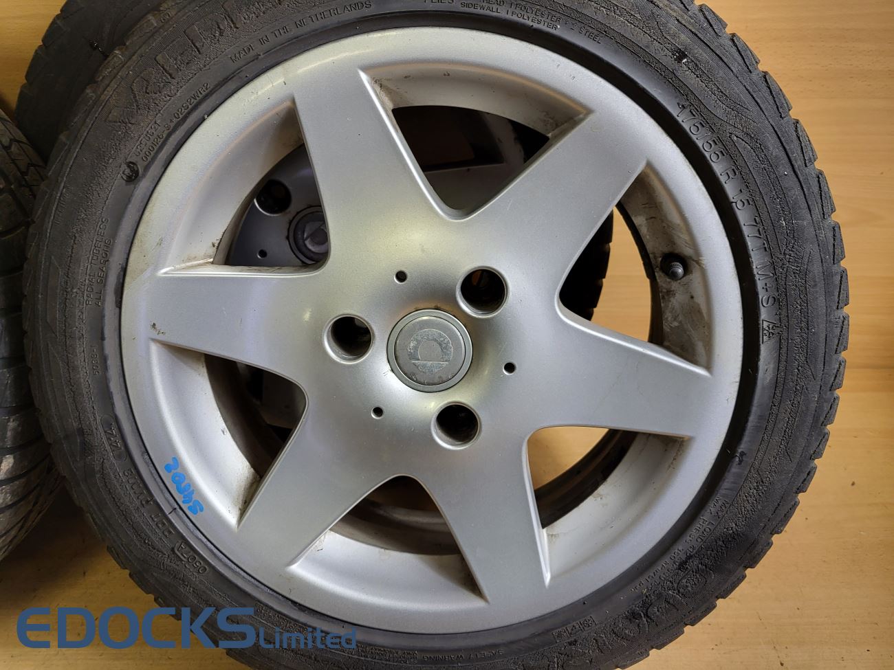 15 Zoll Alufelgen 4J ET27 Winterreifen 175/55/R15 Smart ForTwo 450 Facelift